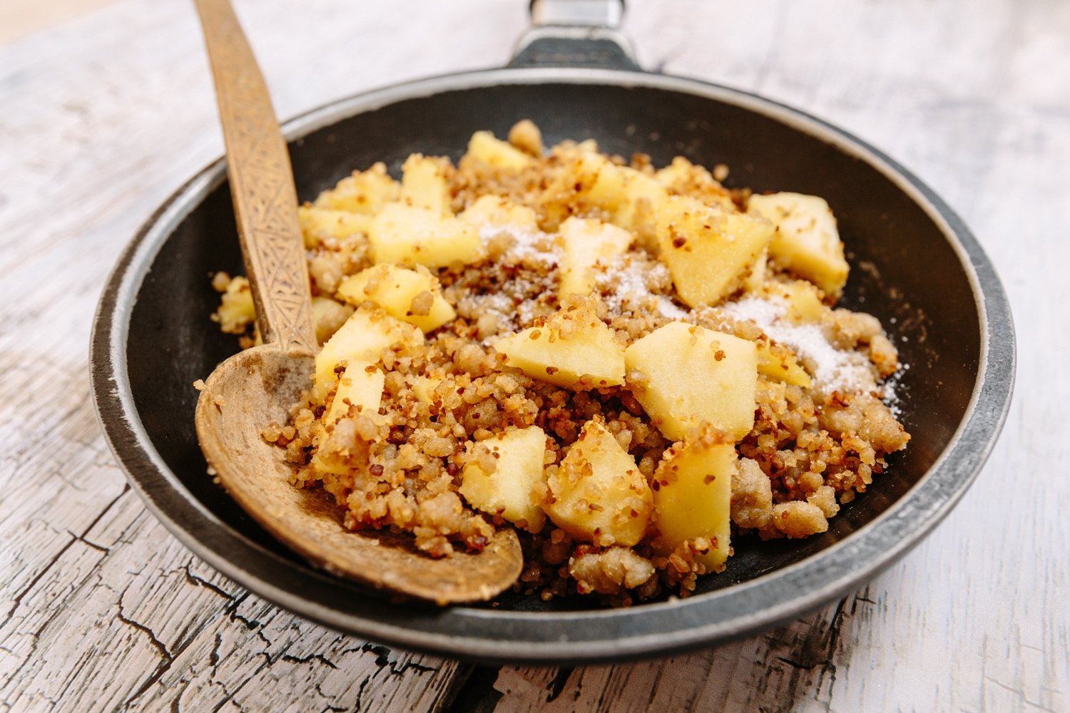Ribler mit Äpfel / Südtiroler Bäuerinnen